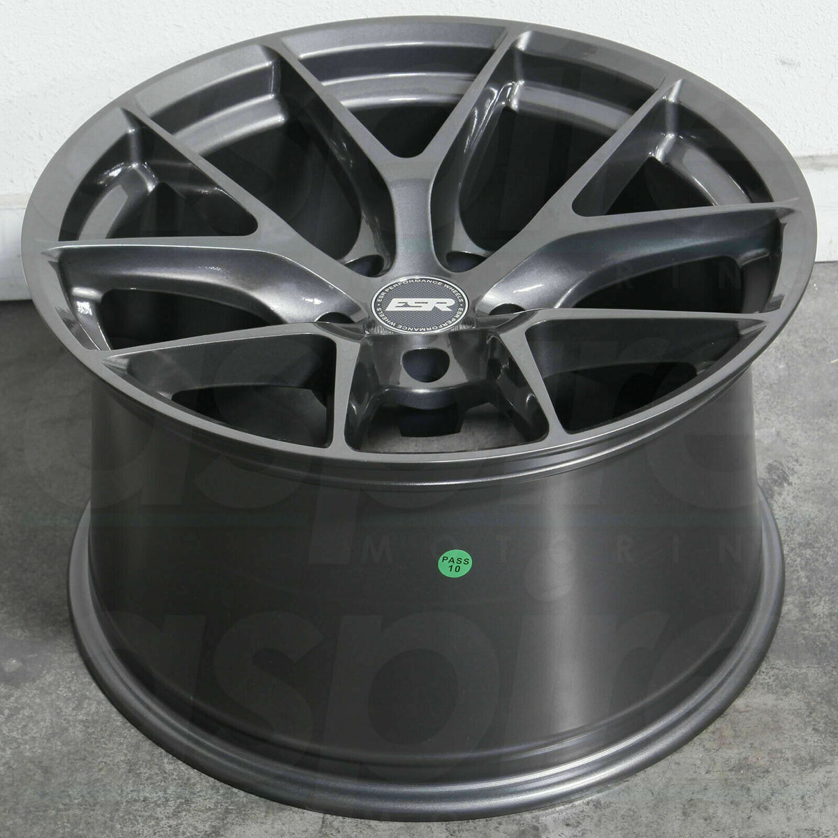 ESR RF2 18x9.5 / 18x10.5 5x114.3 +22 Graphite Staggered Wheels 18 In R ...