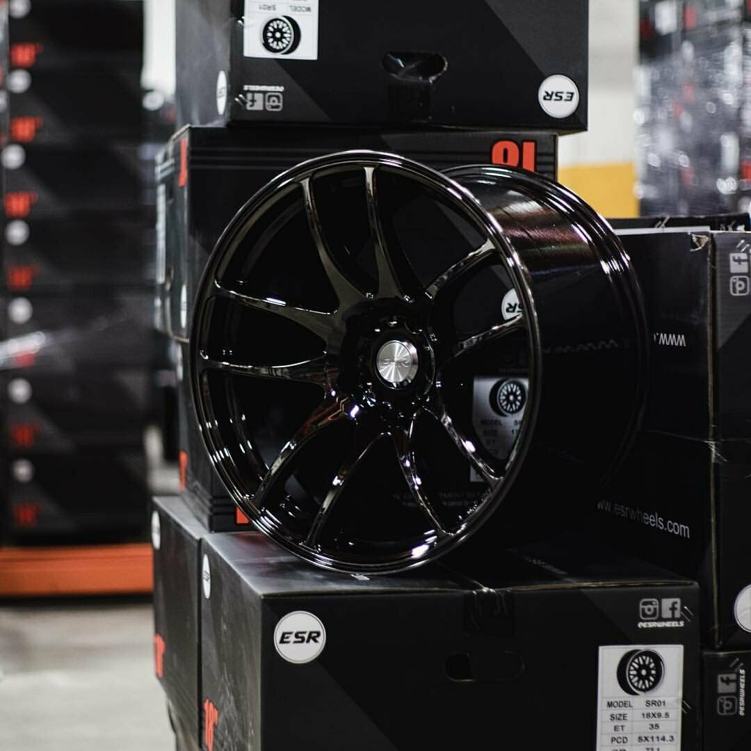 19" Gloss Black ESR SR08 Concave Wheels 19x10.5 +15 5x114.3 Rims Set o ...